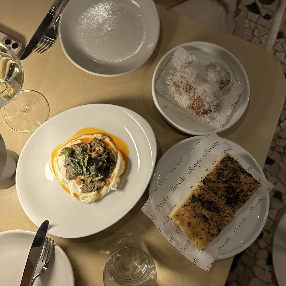 The Beverly rooftop is one of my go to favorite rooftop restaurants 🎀 ...